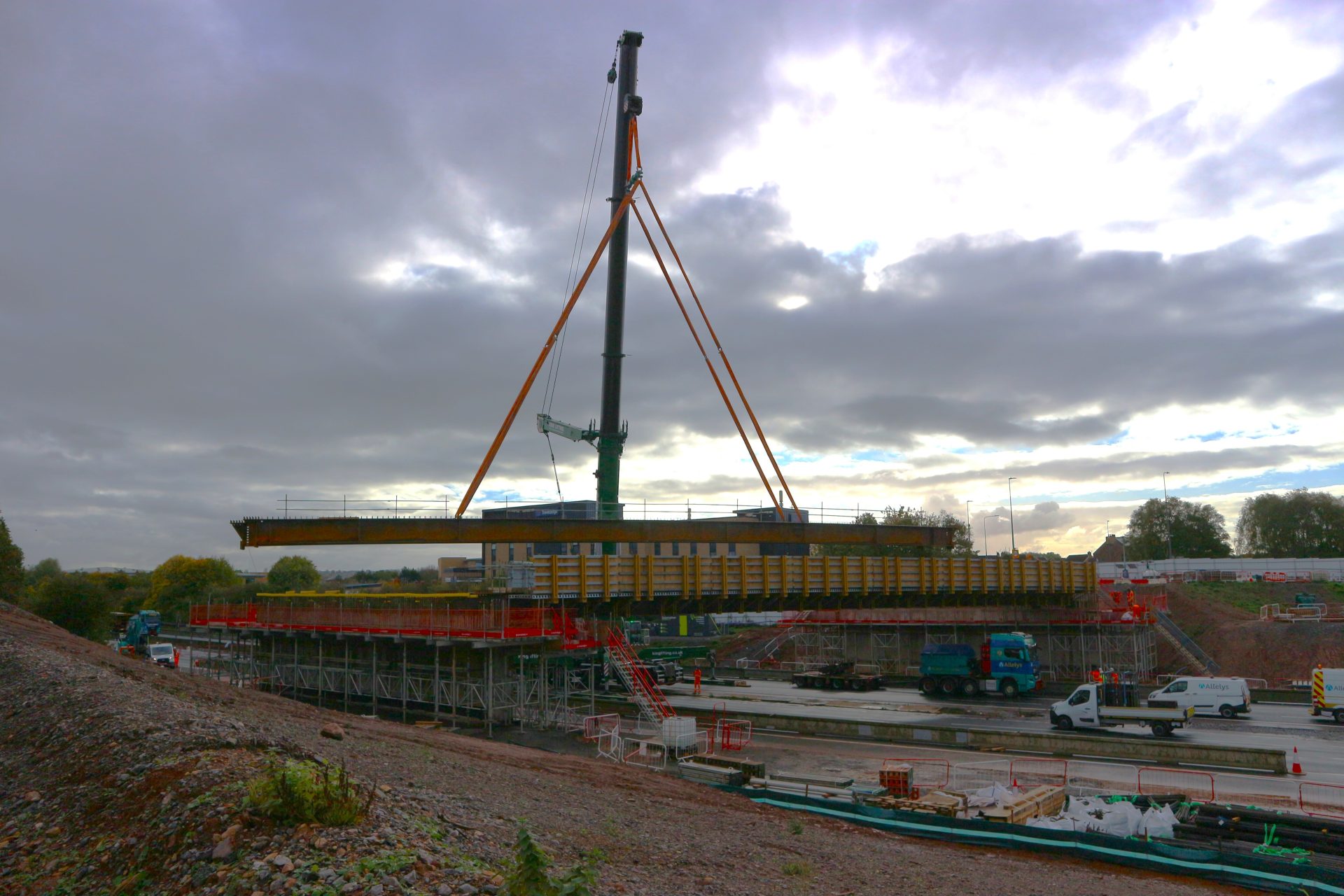 Big lift puts bridge beams into place - Downend Voice