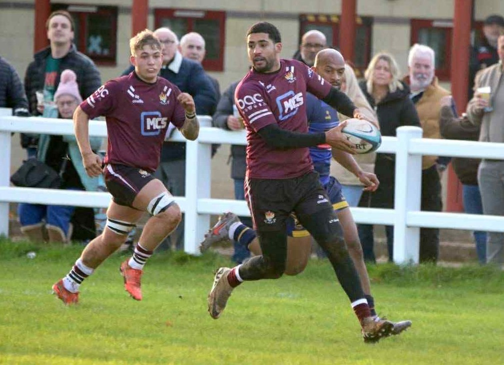 Cleve lose out to league leaders - Downend Voice